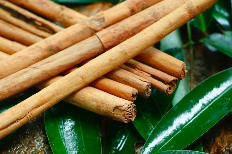 Product Details: Cinnamon Flakes